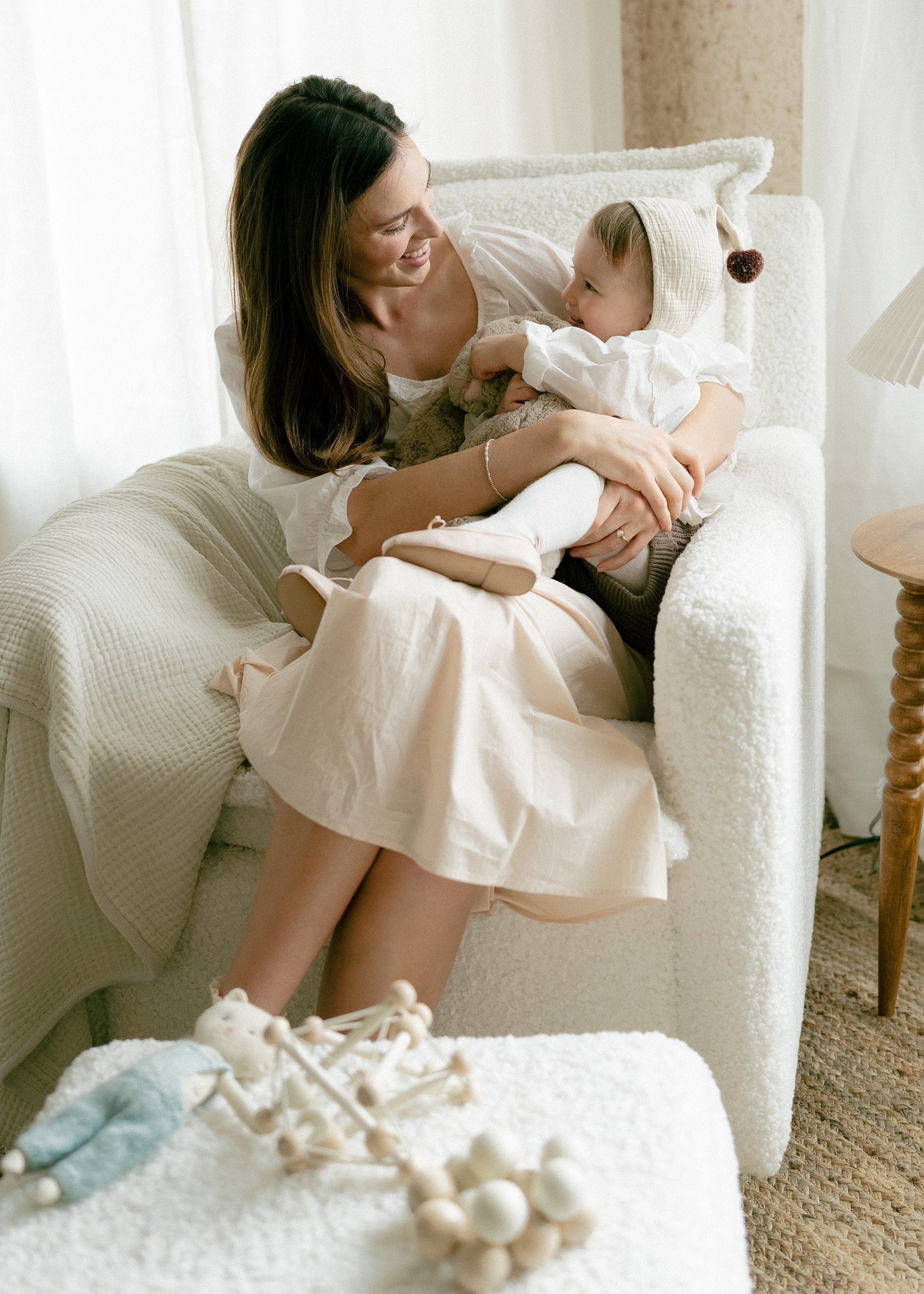 Quick Ship Nursery Recliners, Gliders & Ottomans | Oilo™ Studio