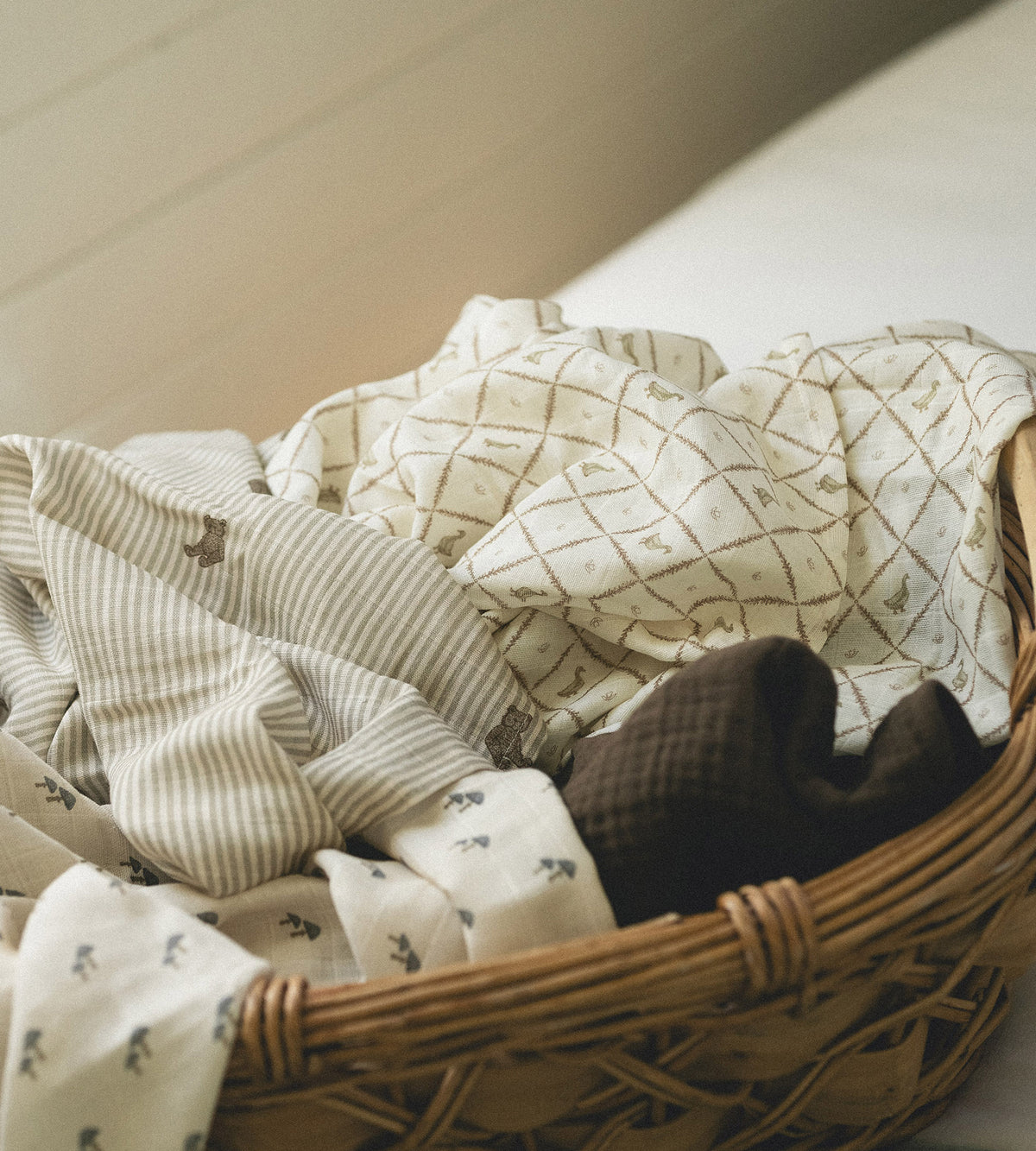 Premium Organic Cotton Swaddle Blankets Set | Oilo™ Studio