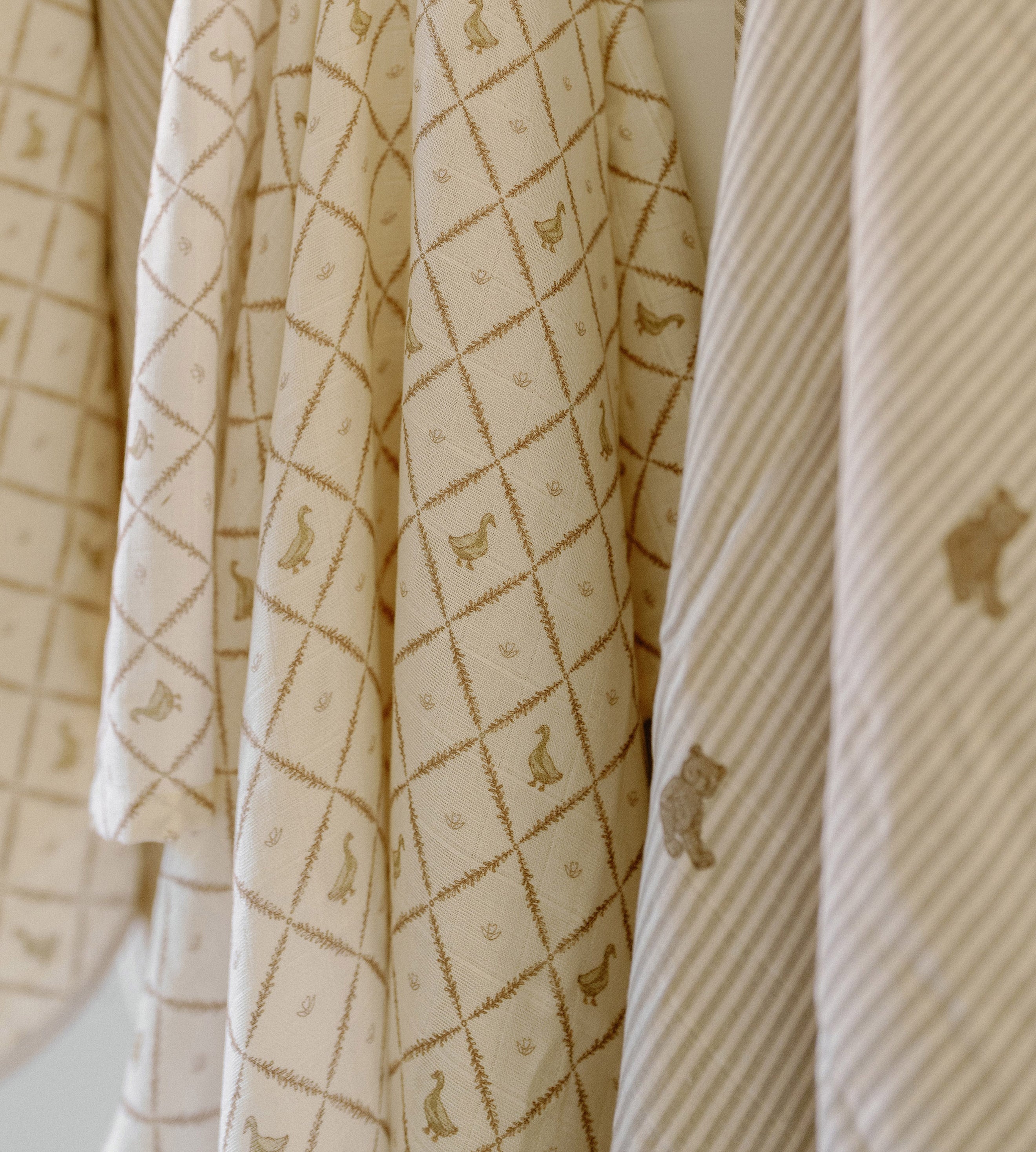 Premium Organic Cotton Swaddle Blankets Set | Oilo™ Studio