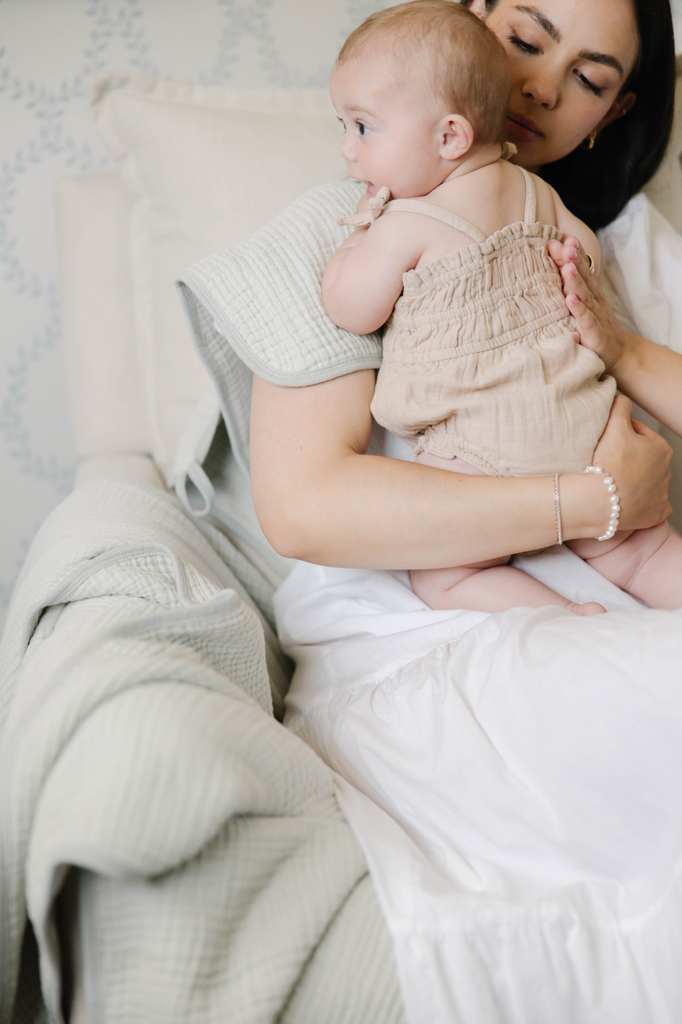 'Bark' Brown & 'Sea Moss' Sage Green Muslin Burp Cloth Set | Oilo™ Studio