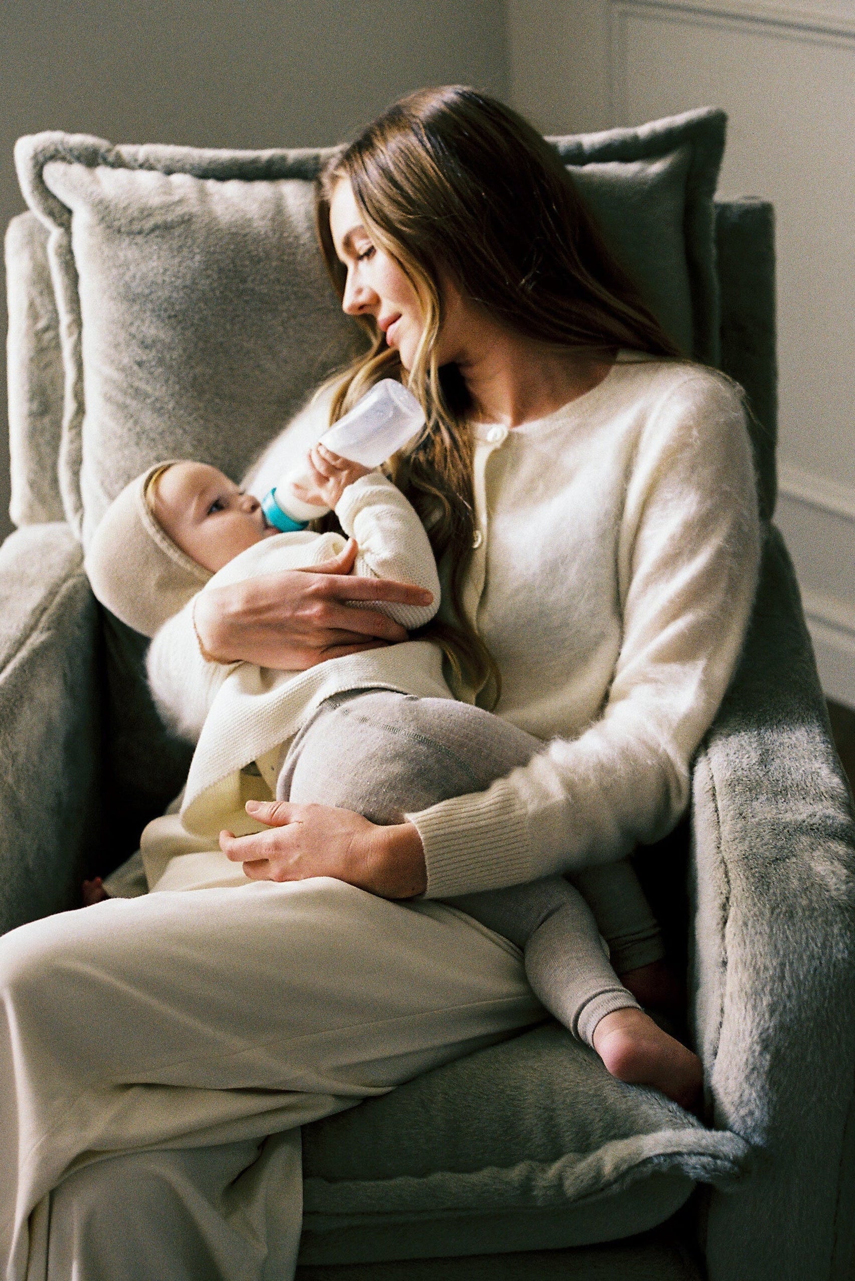 Flynn | Gliding Swivel Nursery Recliner | Oilo™ Studio